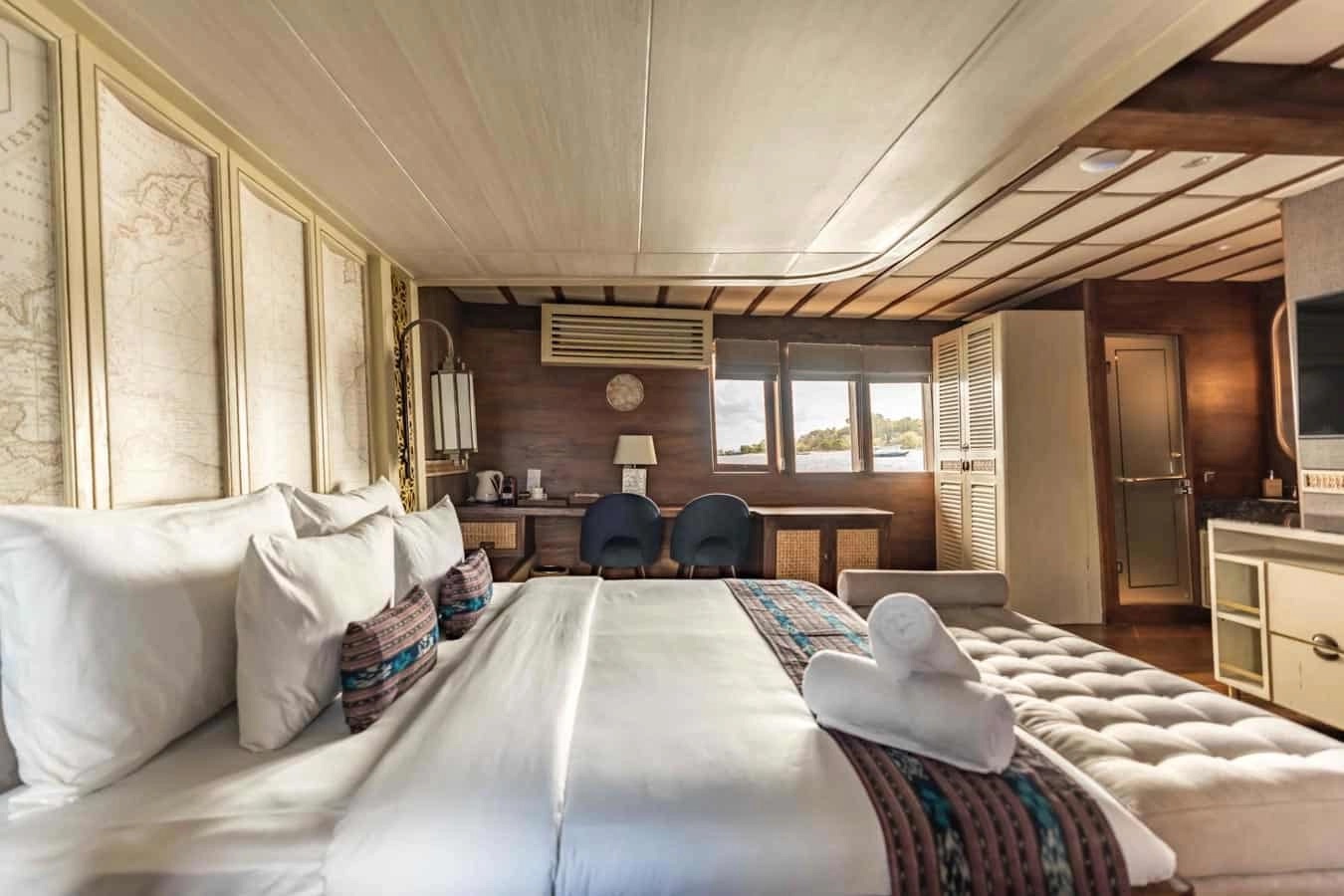 Yacht THE MAJ OCEANIC, Custom | CHARTERWORLD Luxury Superyacht Charters